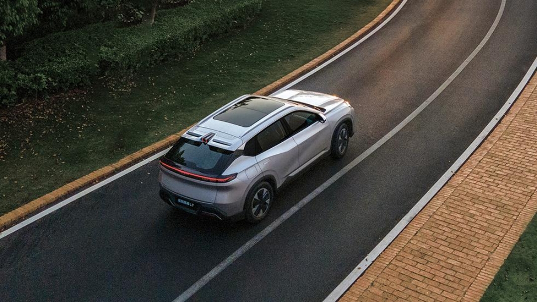 续航518km 搭i-Talk智能座舱 东风风神L7 EV上市售10.99万元起_有车智联